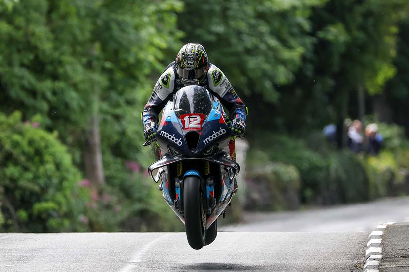Roads: Ian Hutchinson to contest 2026 Isle of Man TT with new RST BMW team