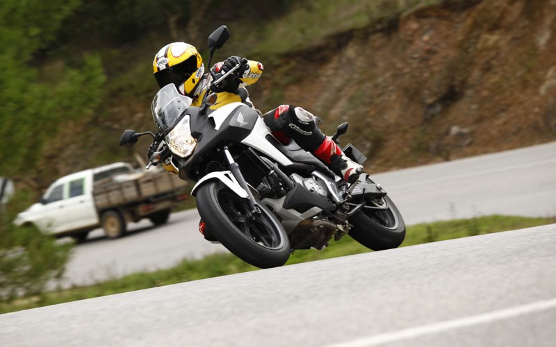 HONDA NC700X (2012-2013) Review | Speed, Specs & Prices