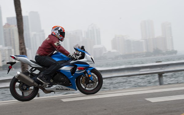 SUZUKI GSX-R1000 (2012-2016) Review | Speed, Specs & Prices