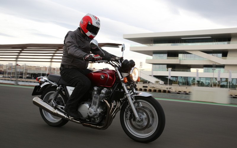 HONDA CB1100 (2013-on) Review | Speed, Specs & Prices