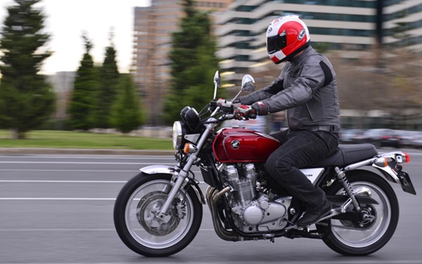 HONDA CB1100 (2013-on) Review | Speed, Specs & Prices