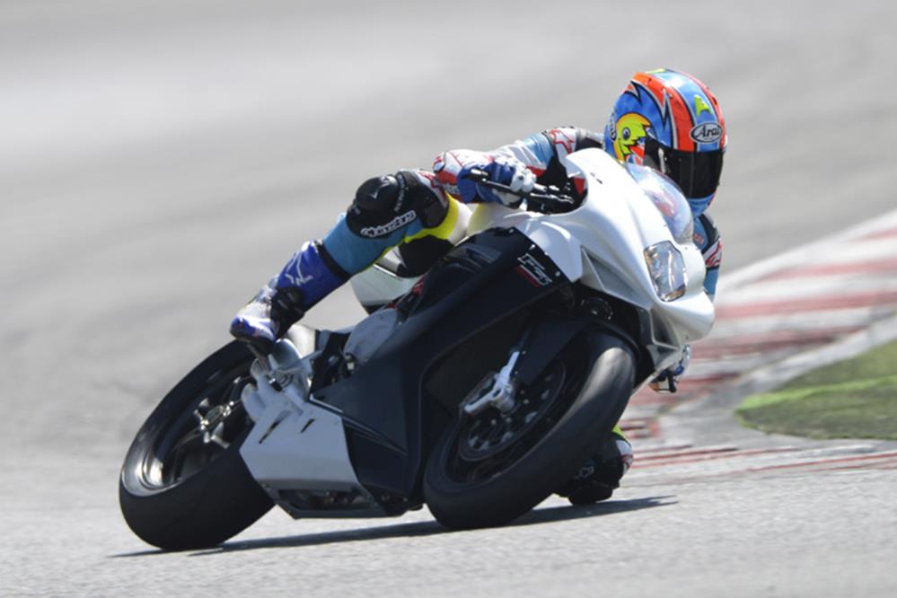 MV-AGUSTA F3 800 (2013-on) Review | Speed, Specs & Prices