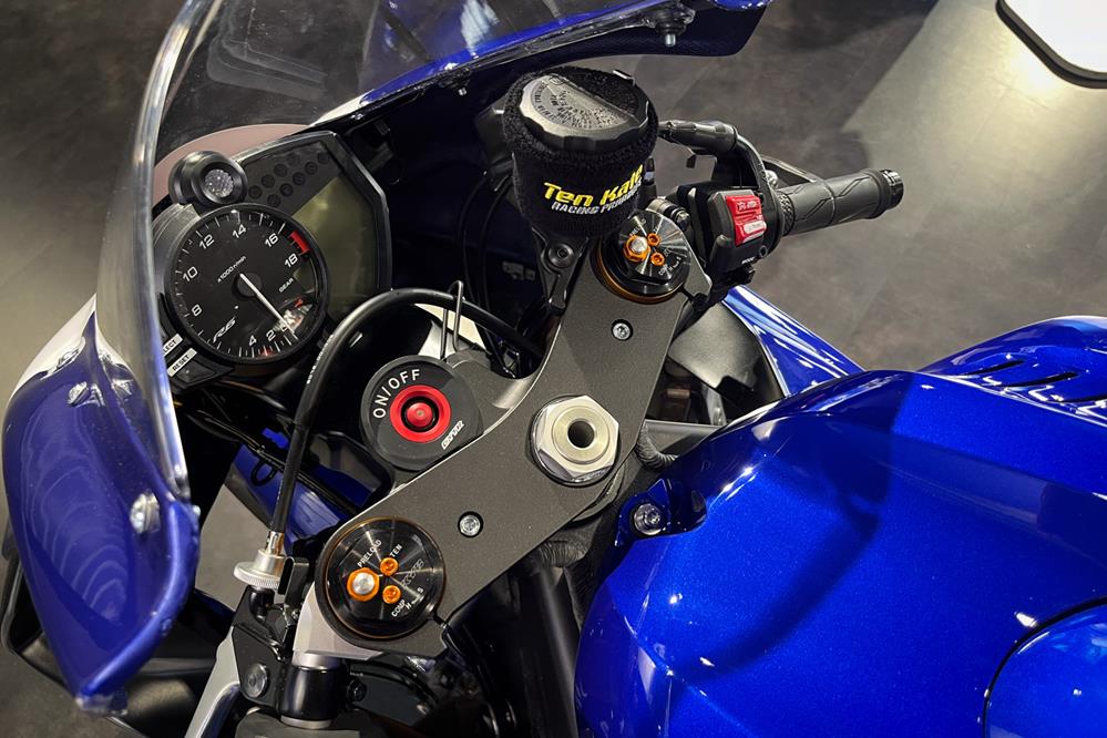 One-off Yamaha R6 features a crossplane crank like the R1