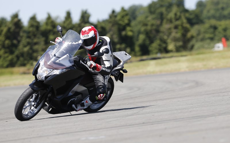 HONDA INTEGRA 700 (2012-2013) Review | Specs & Prices