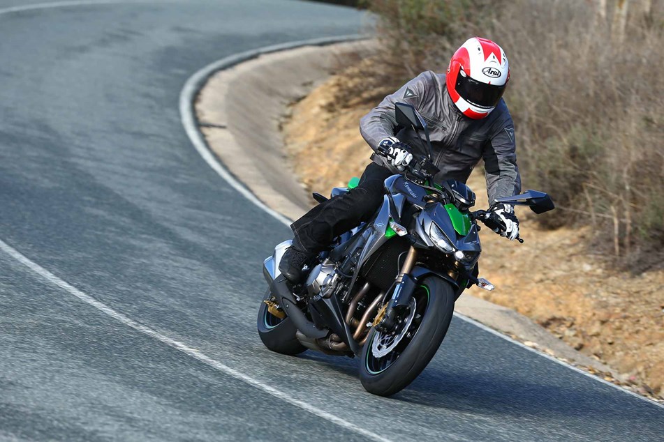 2014-2017 Kawasaki Z1000 Buyers Guide | Speed, Specs & Prices