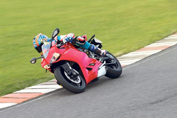 DUCATI 899 PANIGALE (2013-2016) Review | Specs & Prices