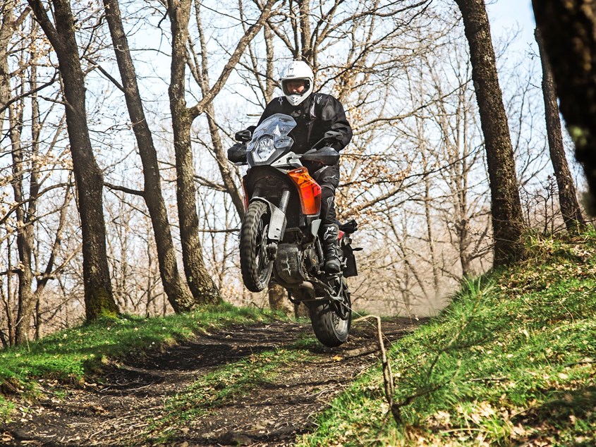KTM 1190 ADVENTURE (2013-on) Review | Specs & Prices