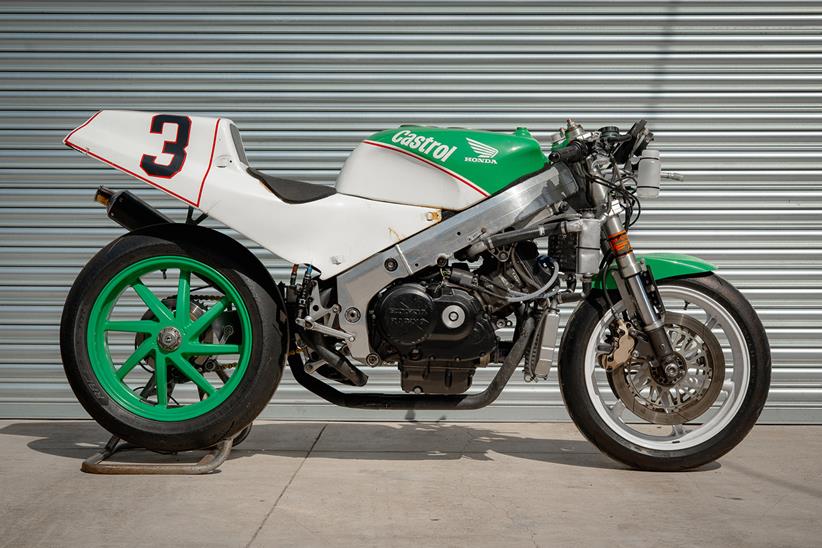 Joey Dunlop Honda VFR750R RC30 race bike heads to auction