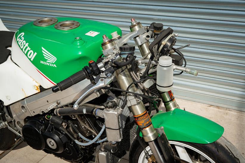 Joey Dunlop Honda VFR750R RC30 race bike heads to auction