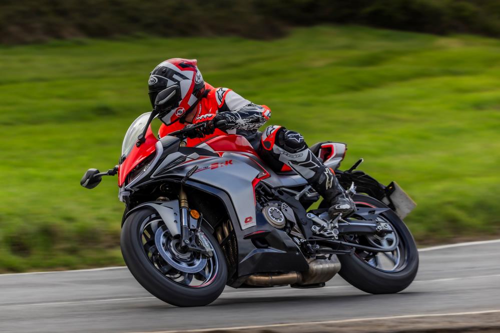 2026-on QJMotor SRK421RR review | Sports screamer for less