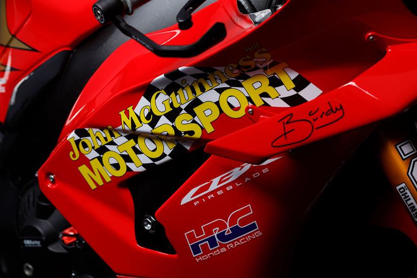 Isle of Man TT 2026: John McGuinness and Honda unveil special Paul Bird ...