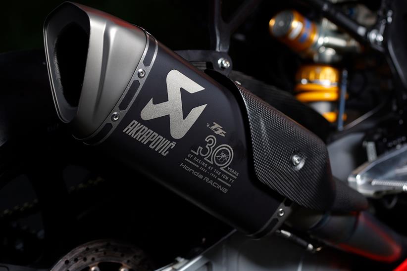 Isle of Man TT 2026: John McGuinness and Honda unveil special Paul Bird ...
