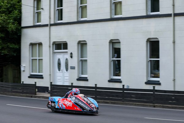 Roads: Southern 100 organisers to review 2026 Sidecar class