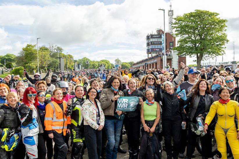 Women Riders World Relay lead TT Legacy Lap at Isle of Man