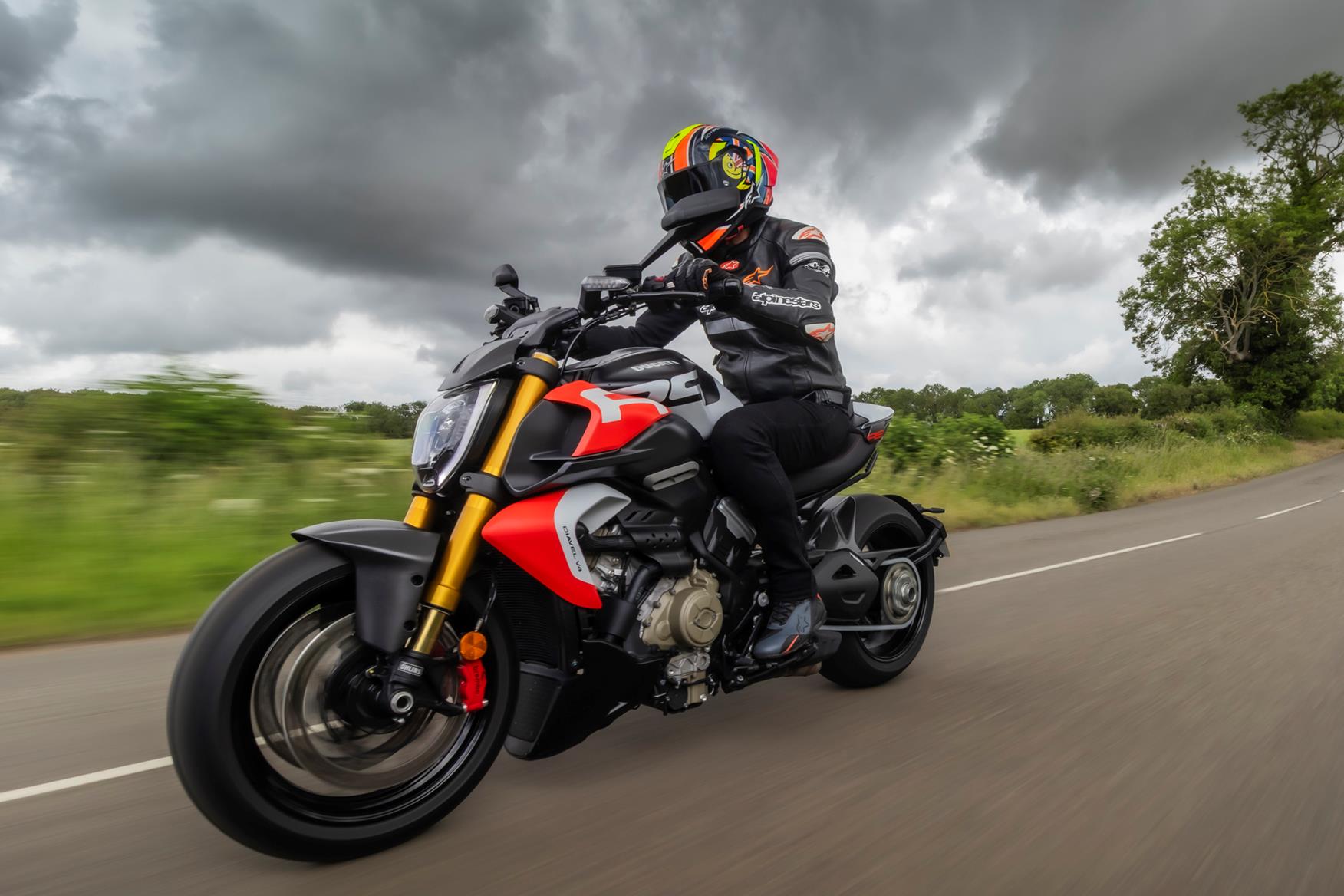 2026-on Ducati Diavel V4 RS review | The superbike cruiser