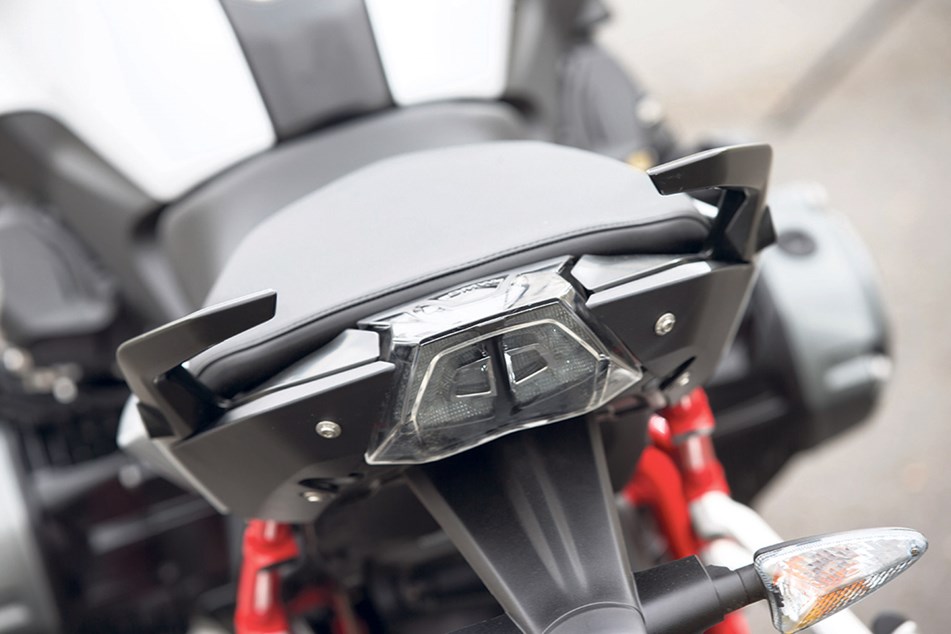 BMW R1200R (2015-2018) Review | Owner & Expert Ratings