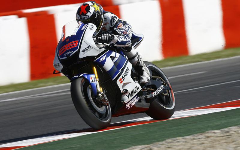 Jorge Lorenzo signs new two-year deal with Yamaha