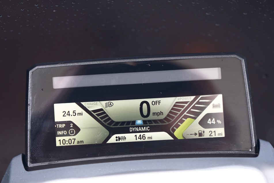 BMW C Evolution (2014-2020) Review | Speed, Specs & Prices