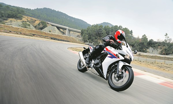 HONDA CBR500R (2014-2016) Review | Speed, Specs & Prices