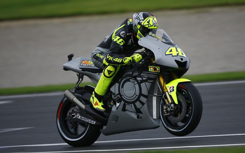 Weather ruins Rossi's Yamaha return