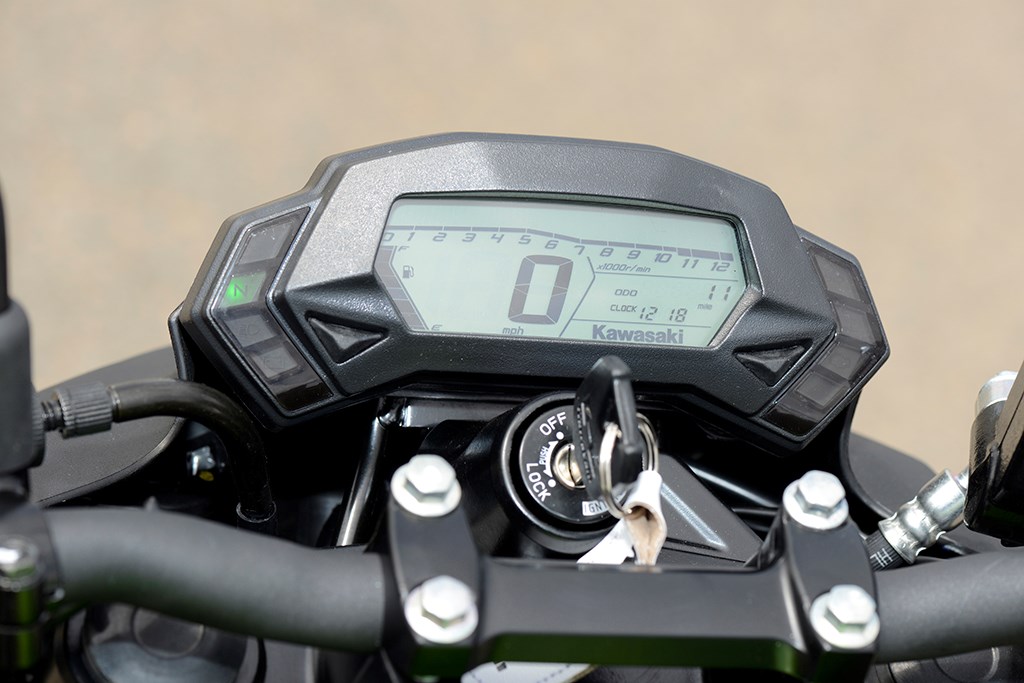 KAWASAKI Z250SL (2015-on) Review | Speed, Specs & Prices