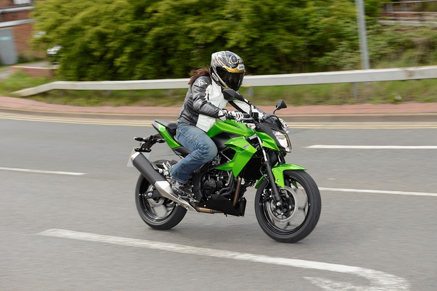 KAWASAKI Z250SL (2015-on) Review | Speed, Specs & Prices