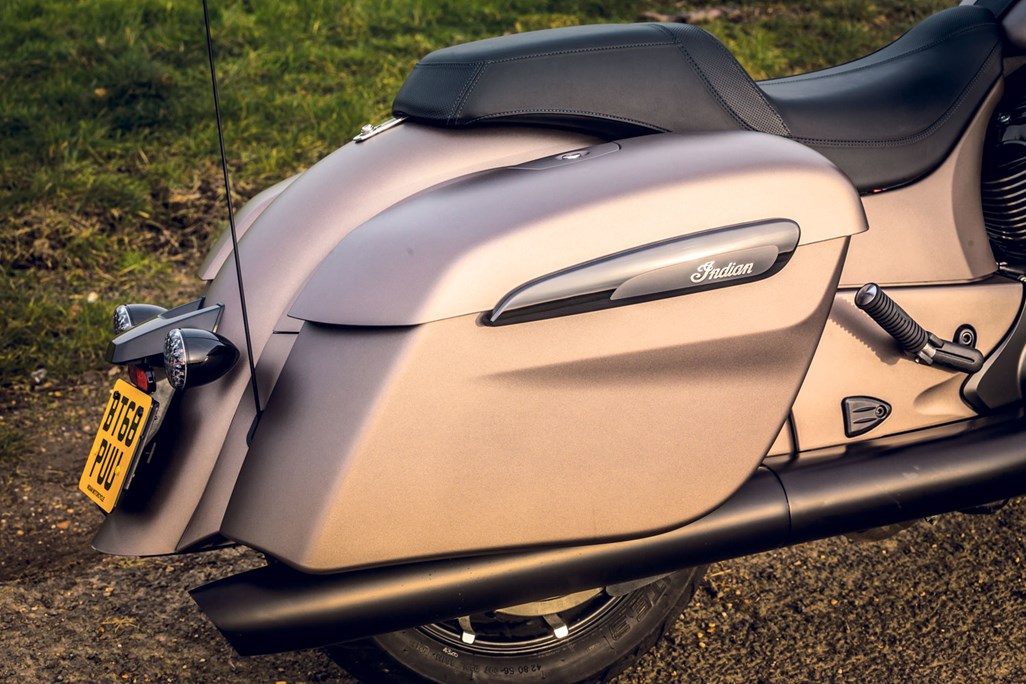 Indian Chieftain (2014-on) Review | Speed, Specs & Prices