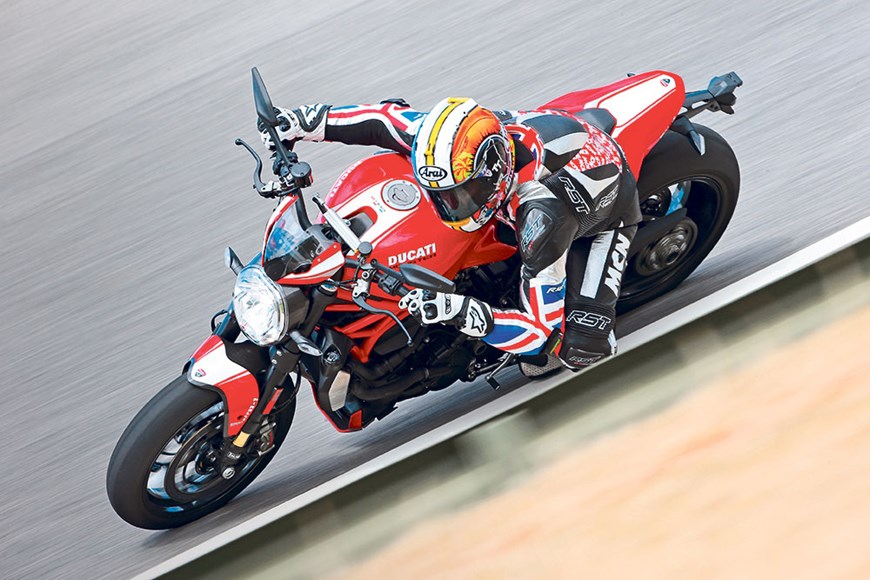 DUCATI MONSTER 1200R (2016-on) Review, Specs & Prices