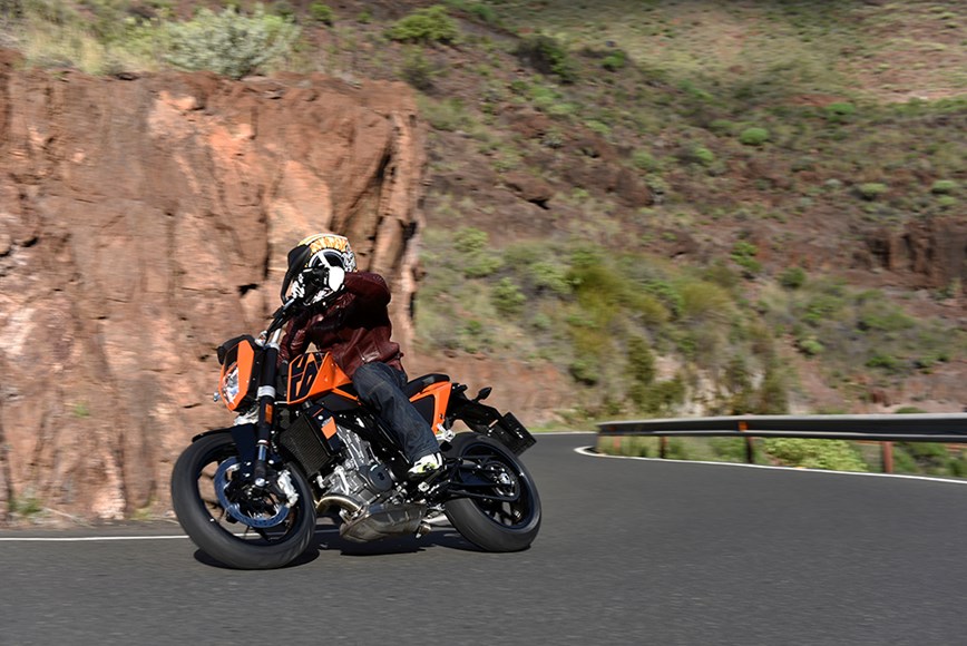 2016-2019 KTM 690 Duke review: Powerful single cylinder ride