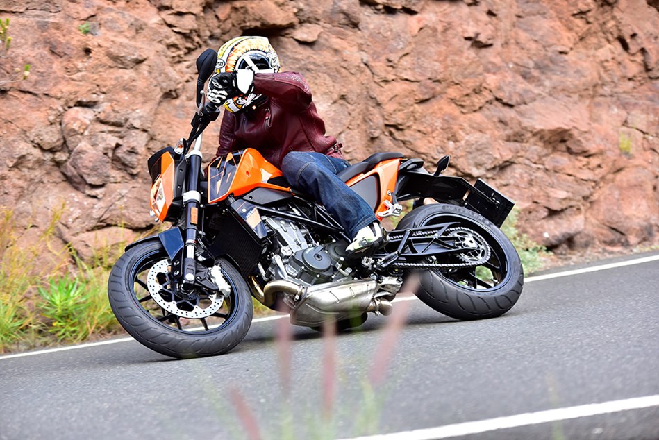 2016-2019 KTM 690 Duke review: Powerful single cylinder ride
