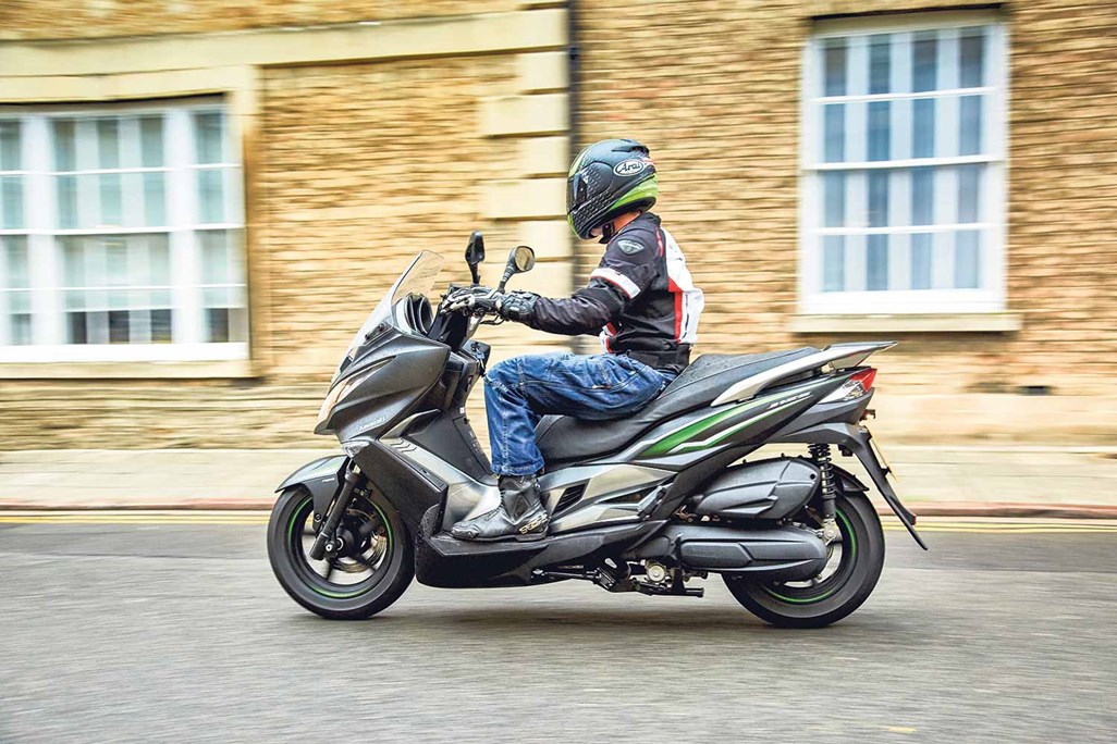 Kawasaki J125 (2016-2021) Review | Speed, Specs & Prices