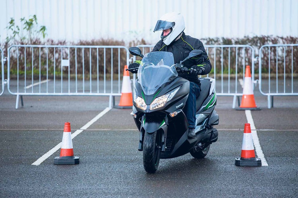 Kawasaki J125 (2016-2021) Review | Speed, Specs & Prices
