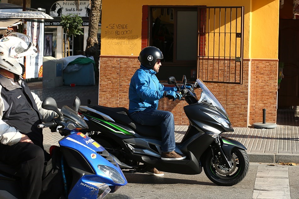 Kawasaki J125 (2016-2021) Review | Speed, Specs & Prices