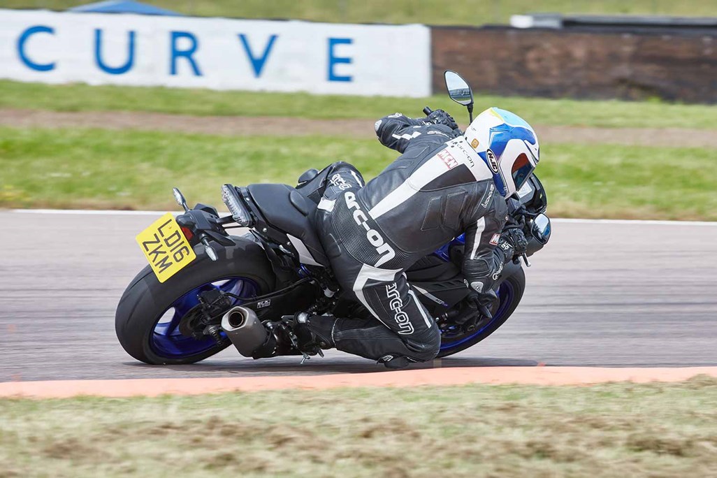 2016-2021 Yamaha MT 10 review: The crossplane crank naked!
