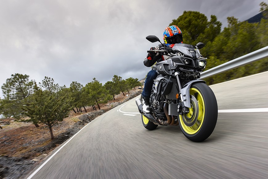 2016-2021 Yamaha MT 10 review: The crossplane crank naked!