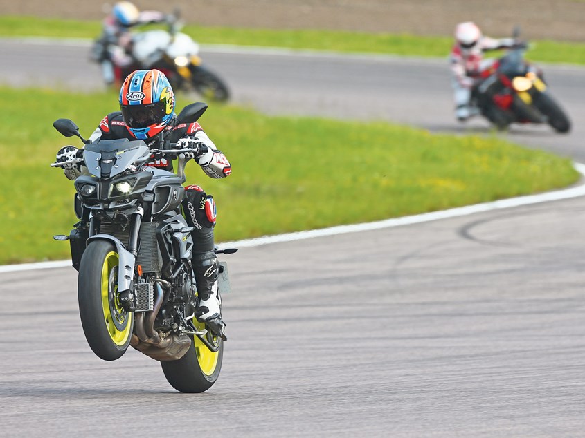 2016-2021 Yamaha MT 10 review: The crossplane crank naked!