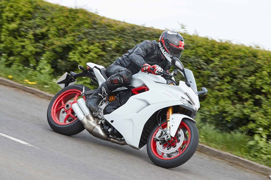 DUCATI SUPERSPORT (2017-2021) Review | Specs & Prices