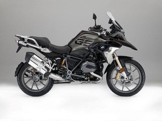 BMW R1200GS (2017-2018) Review | Speed, Specs & Prices