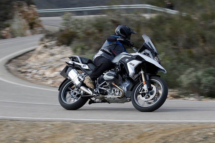 BMW R1200GS (2017-2018) Review | Speed, Specs & Prices