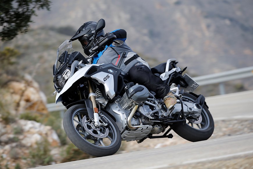 BMW R1200GS (2017-2018) Review | Speed, Specs & Prices