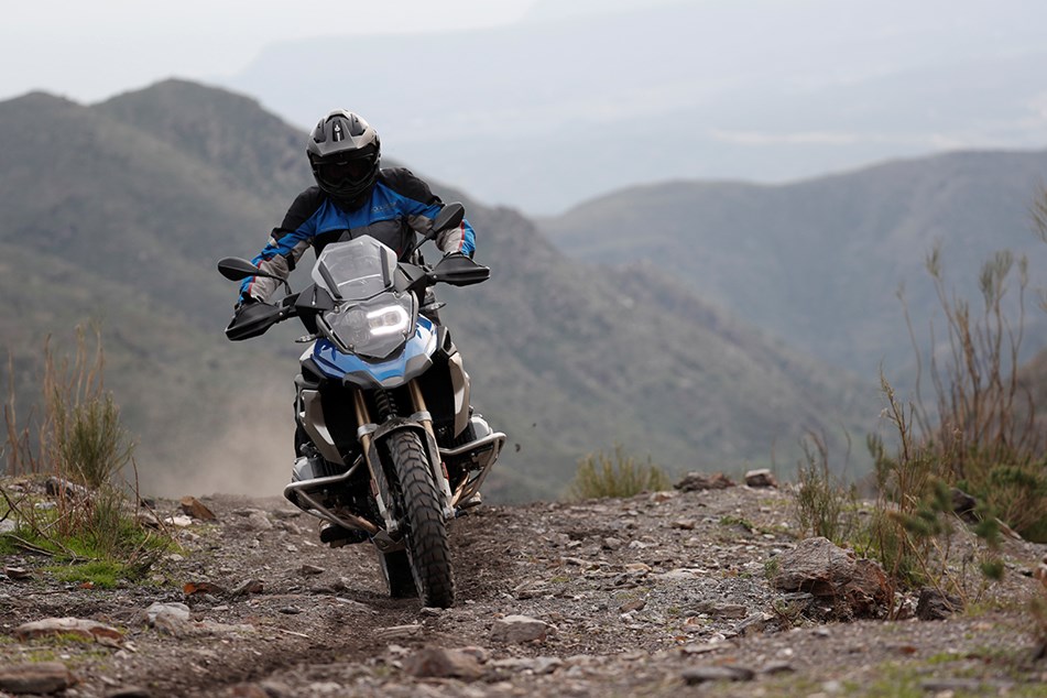 BMW R1200GS (2017-2018) Review | Speed, Specs & Prices