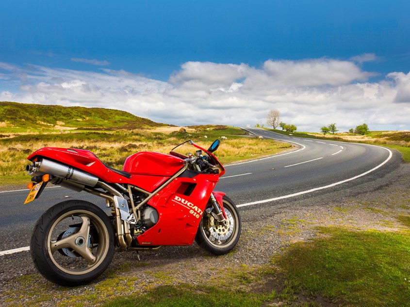 Ducati 916 (1994-1998) review and used buying guide