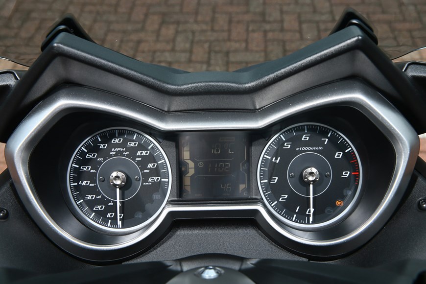 YAMAHA XMAX 400 (2018-on) Review | Speed, Specs & Prices