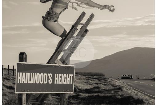 Artist strips off for third edition of TT Milestones calendar