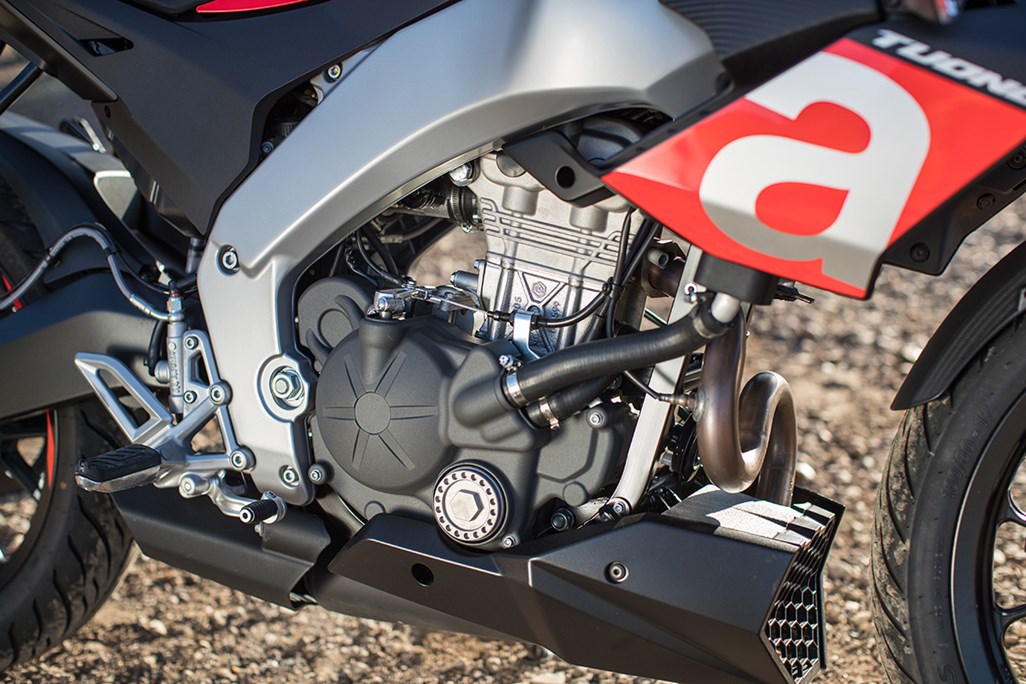 APRILIA TUONO 125 (2017-on) Review | Specs & Prices