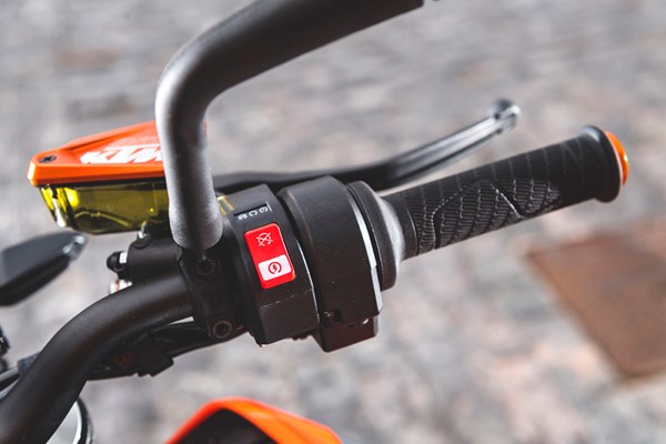 KTM 790 Duke (2018-2020) Review | Speed, Specs & Prices