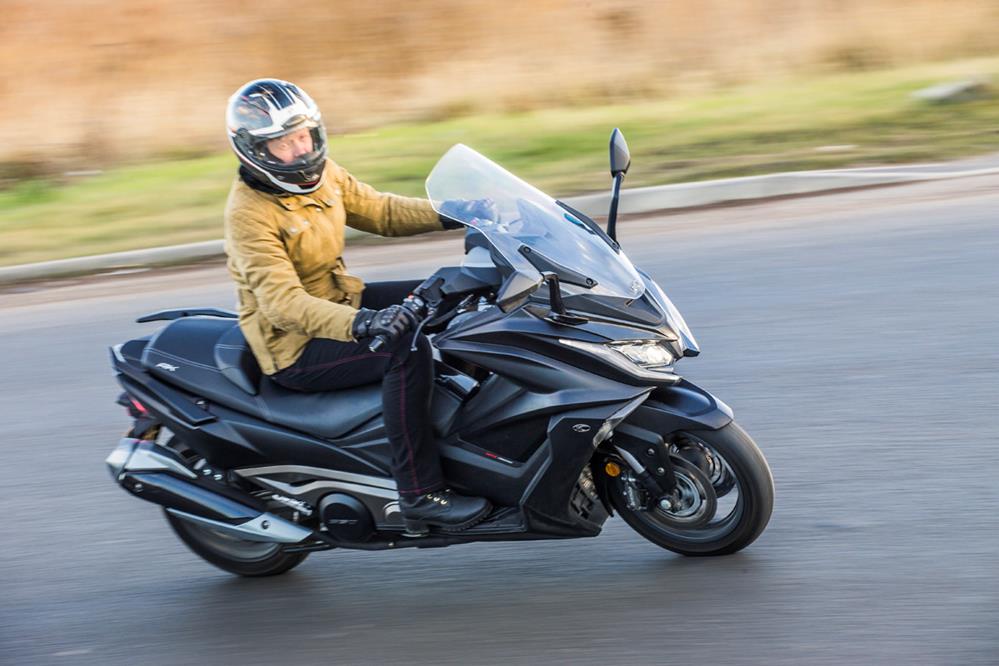 KYMCO AK 550 (2018-on) Review | Speed, Specs & Prices