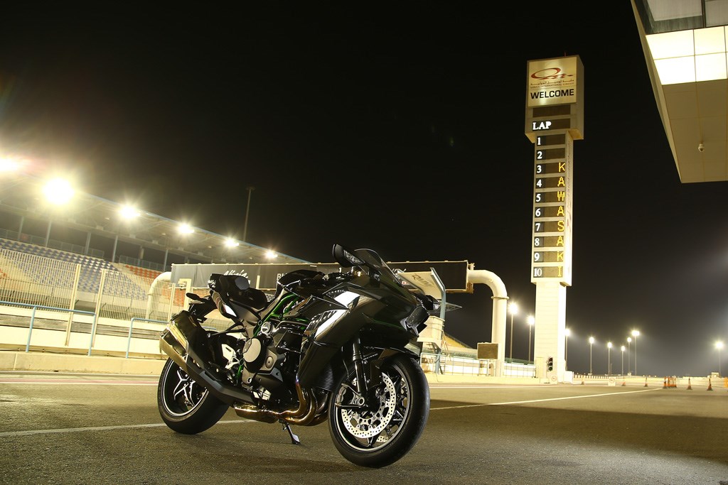 World First Test: Kawasaki Ninja H2