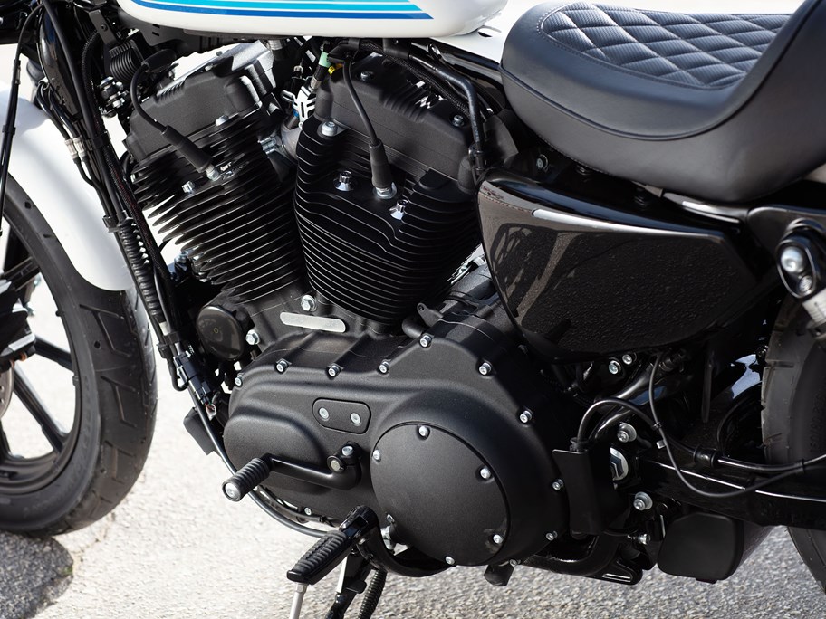 HARLEY-DAVIDSON SPORTSTER 1200 Iron (2018-2021) Review
