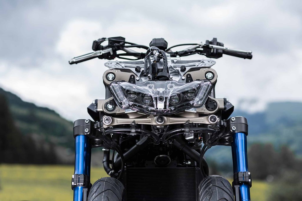 YAMAHA Niken (2018-on) Review | Speed, Specs & Prices